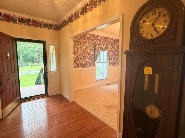 1014 Crestwood Drive
