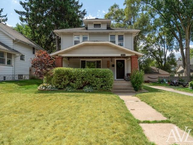 1014 Crescent St NE, Grand Rapids, MI 49503