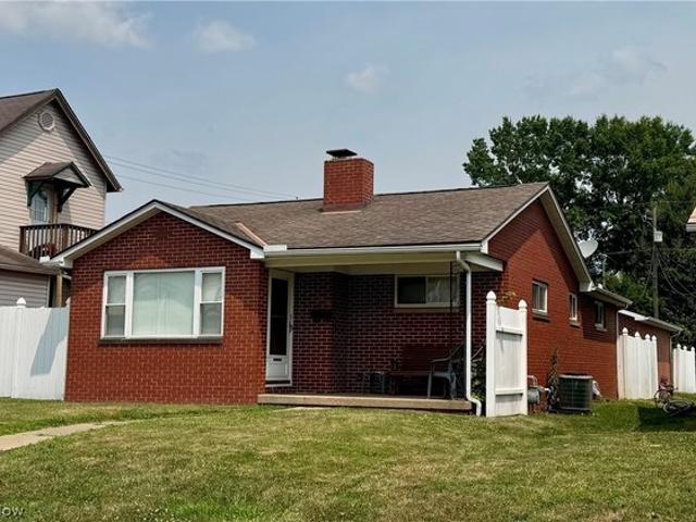 1014 Denman Ave, Coshocton, OH 43812