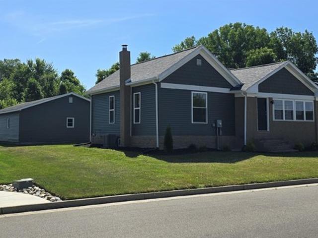 1014 Eckart Ave, Auburn, IN 46706