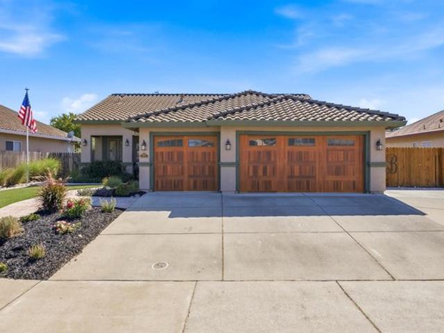 1014 Elk Hills Dr, Galt, CA 95632