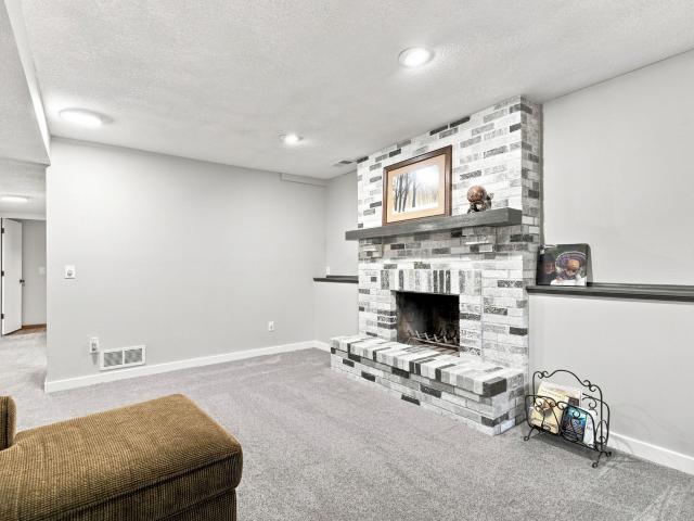 1014 Grant Circle S
