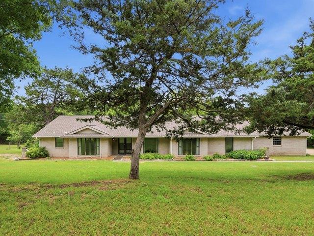 1014 Green Valley Ln, Duncanville, TX 75137