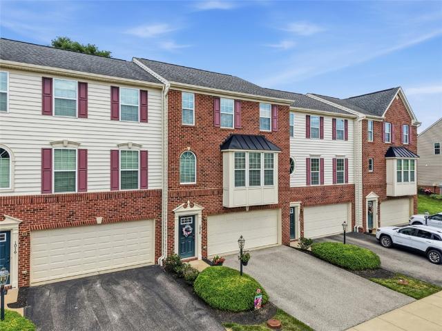 1014 Grey Fox Circle
