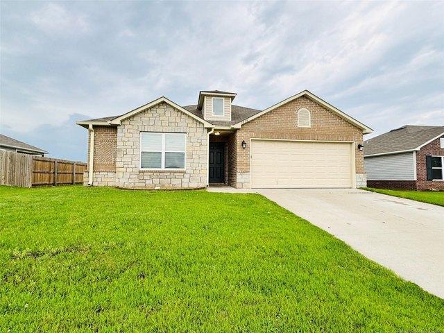 1014 Raven Dr, Claremore, OK 74019