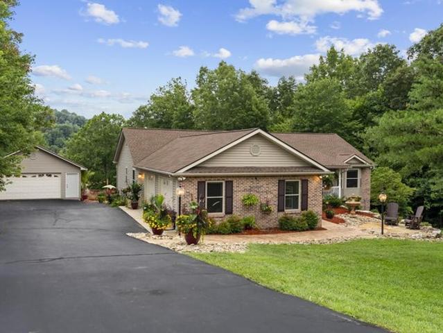 1014 Sunset Ridge Dr, Crossville, TN 38571