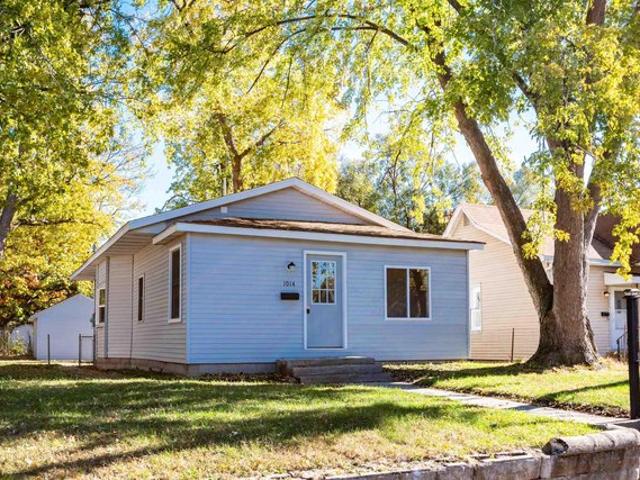 1014 S 3rd St, Pekin, IL 61554
