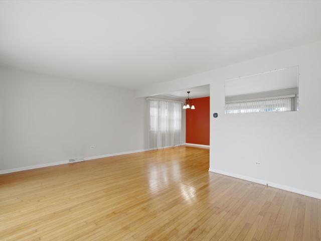 1014 W 109th Place