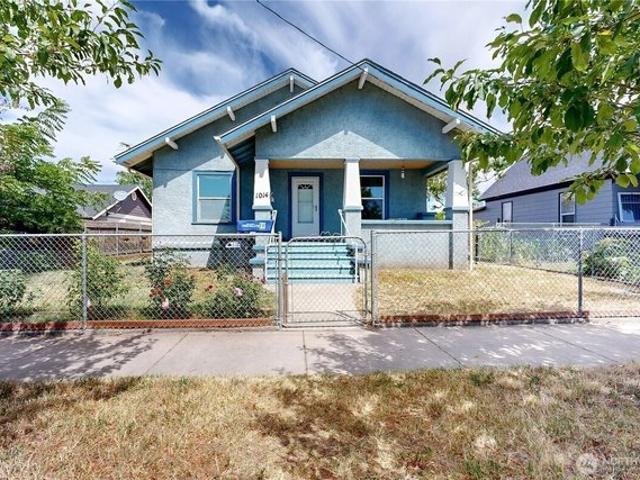 1014 W Chestnut St, Walla, WA 99362