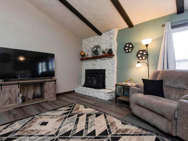 1014 W Woodland Drive