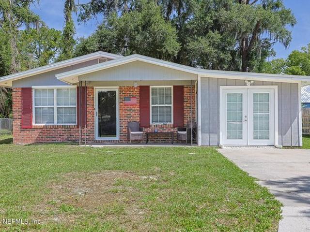 1014 Walnut St, Green Cove Springs, FL 32043