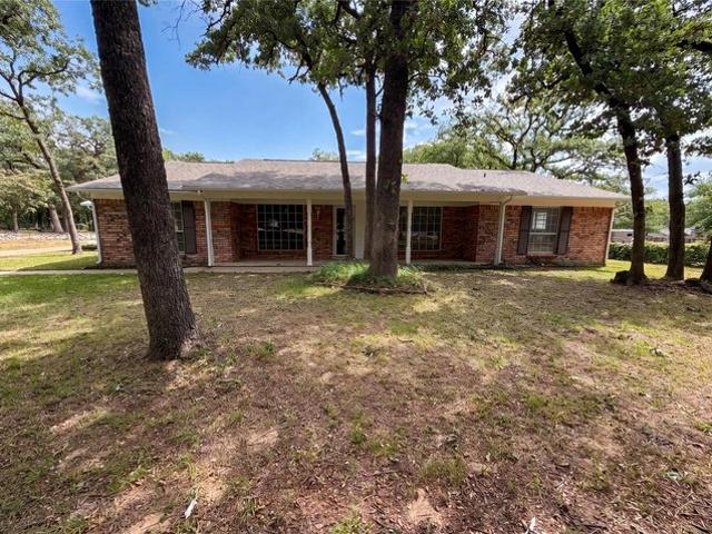 1014 Yvonne Dr, Joshua, TX 76058