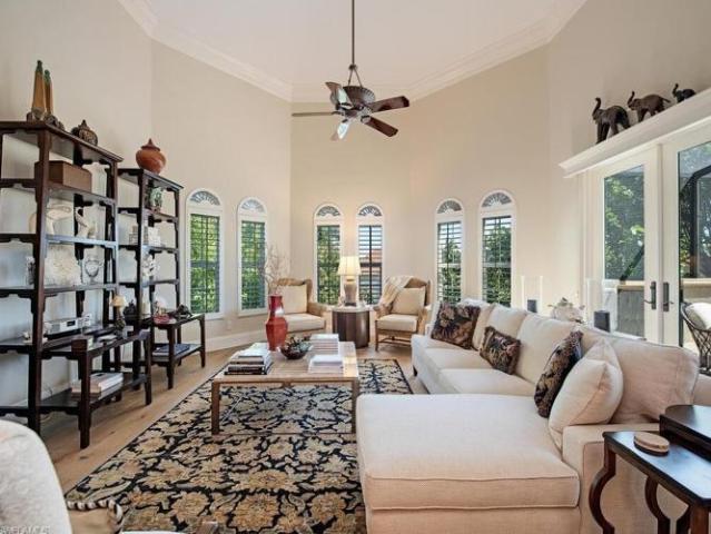 1014 5th St S #403, Naples, FL 34102
