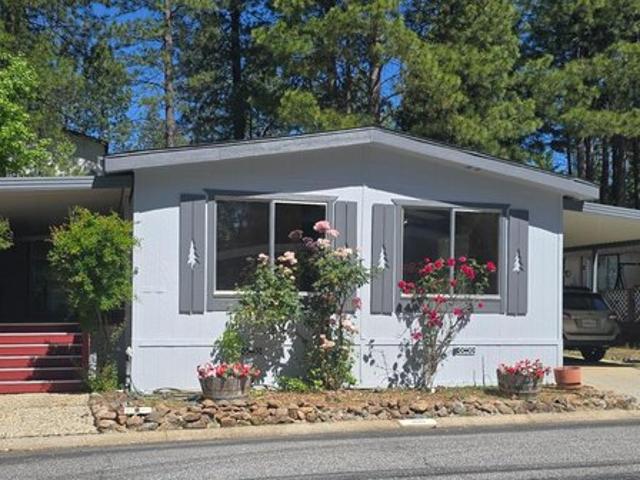 10151 Grinding Rock Dr, Grass Valley, CA 95949