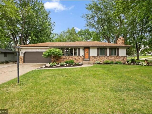 10157 Irwin Rd, Bloomington, MN 55437