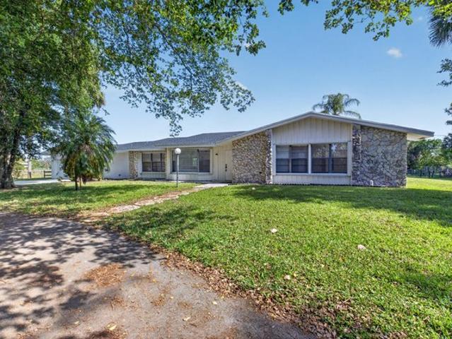 10157 LA Reina Rd, Delray Beach, FL 33446