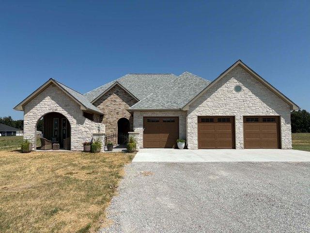 10157 Magnolia Ln, Neosho, MO 64850