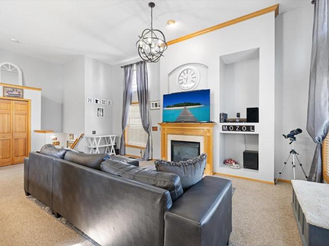 10154 Country Club Curve