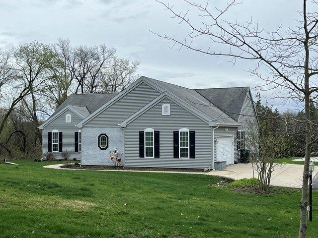 10155 W Oakwood Rd, Franklin, WI 53132