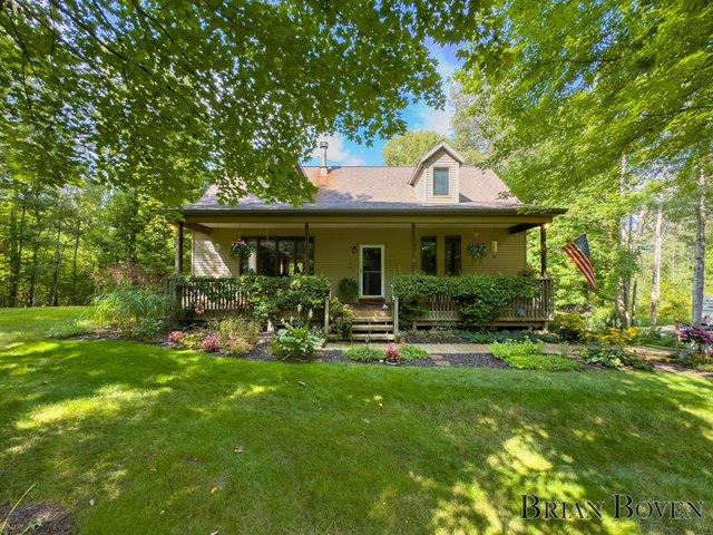 10155 Rogue Pond Dr NE, Rockford, MI 49341