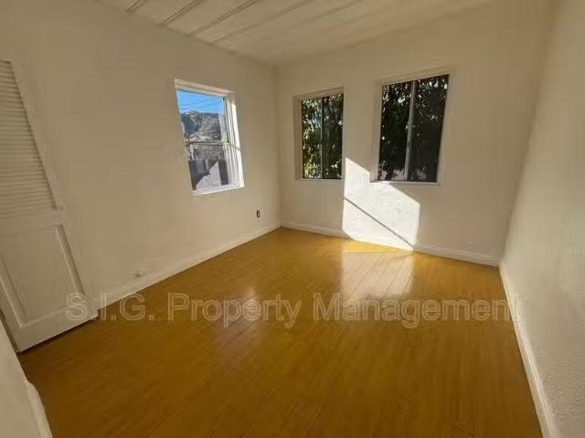 10156 Helendale Ave Houses in Los Angeles, CA