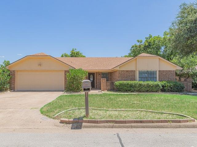1015 Meadowlark Ln, Granbury, TX 76048