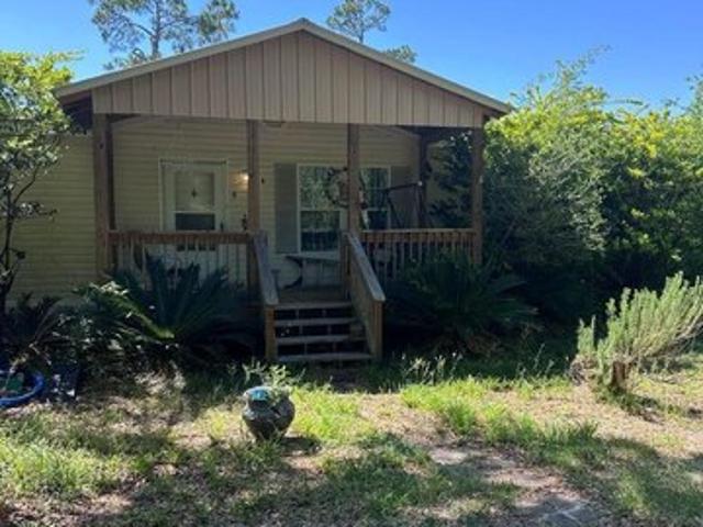 1015 NW Barksdale Ln, Fountain, FL 32438