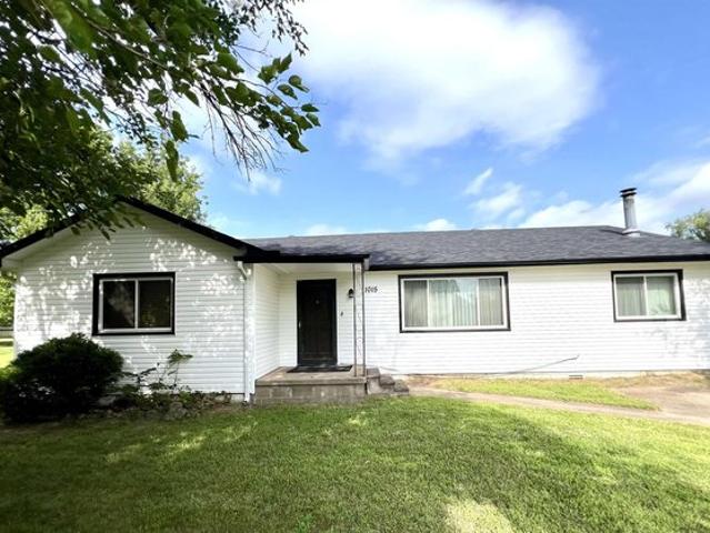 1015 N 10th St, Arkansas City, KS 67005