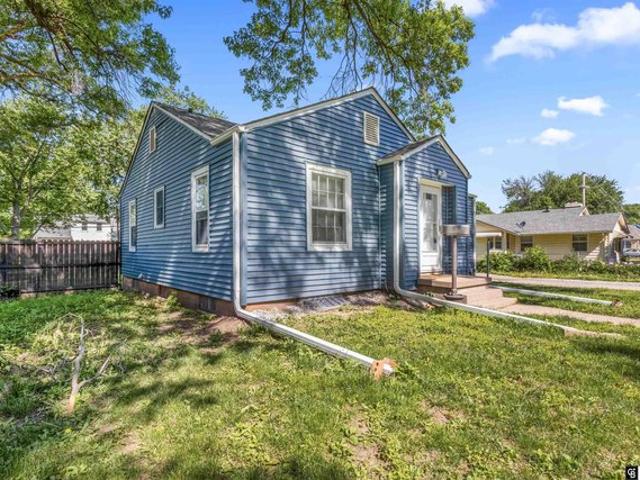 1015 N 13th St, Beatrice, NE 68310