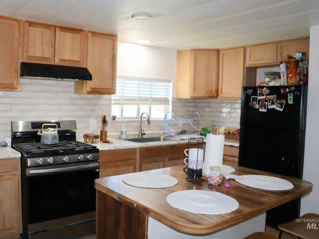 1015 N Fir St Trailer 46