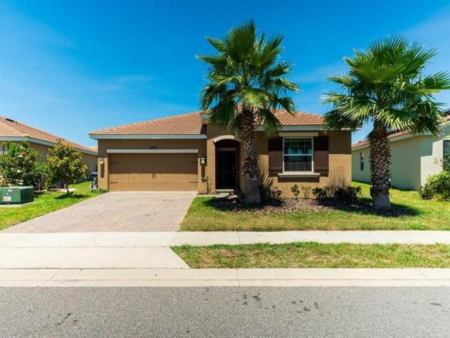 1015 Oak Bluff Dr, Davenport, FL 33837