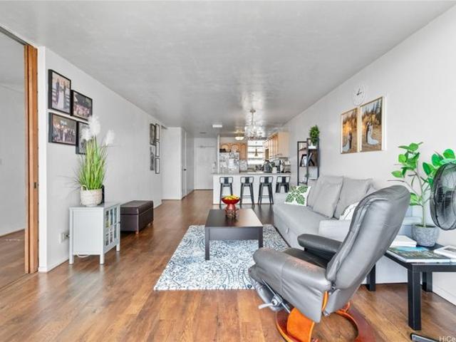 1015 Ala Napunani St Apt 802, Honolulu, HI 96818