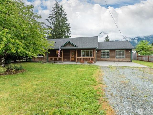 1015 Alvord St, Darrington, WA 98241