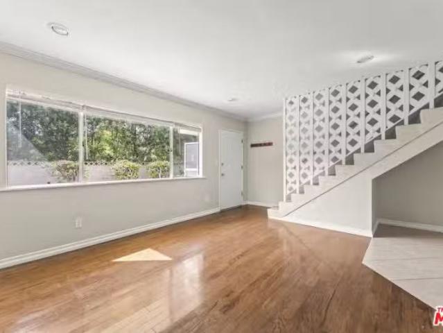1015 Ashland Ave #1, Santa Monica, CA 90405 MLS# 25501485