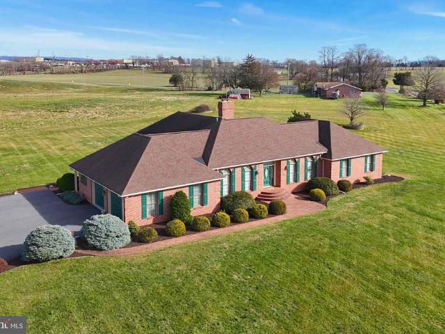 1015 Buchanan Trail East