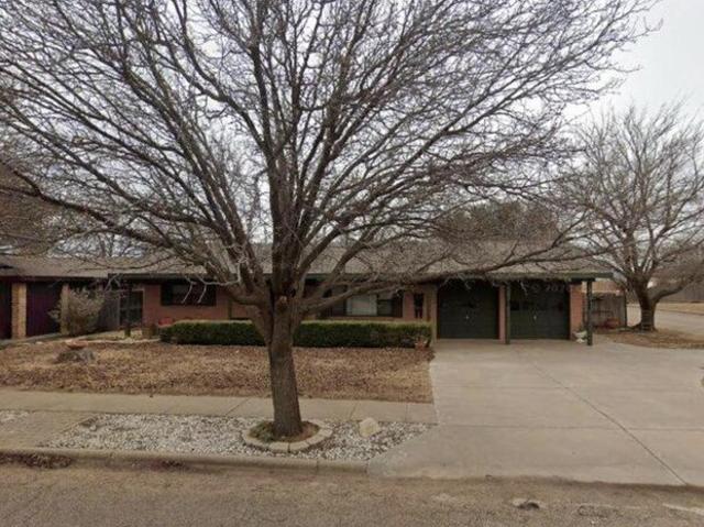 1015 Camden Cir, Post, TX 79356
