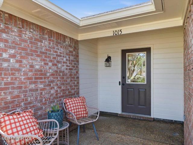 1015 Carlyle Cove