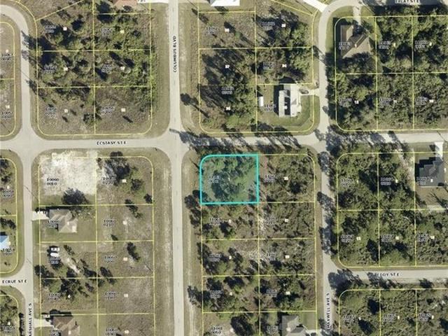 1015 Columbus Blvd S, Lehigh Acres, FL 33974