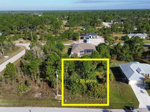1015 Cresthaven St, Lehigh Acres, FL 33974