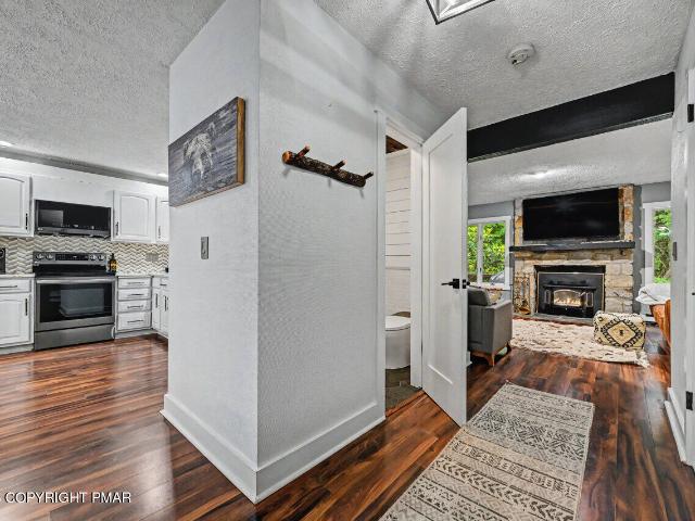 1015 Crestwoods Drive