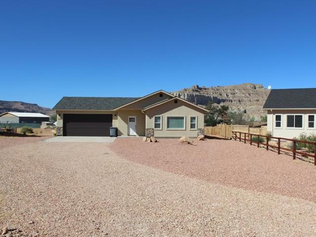 1015 E Canyon Dr, Big Water, UT 84741