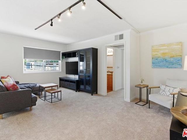 1015 E Spazier Ave Apt 205, Burbank, CA 91502