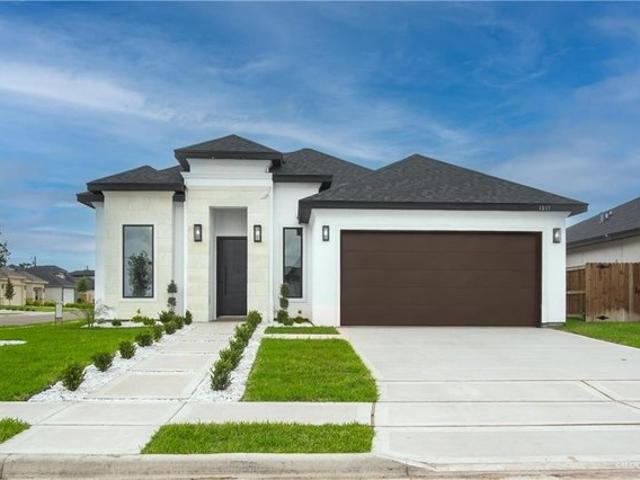 1015 E Pecan St, Alton, TX 78573