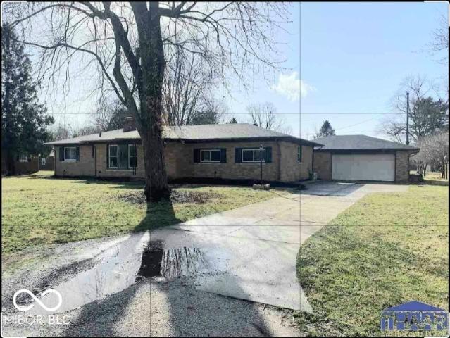 1015 Elizabeth Lane