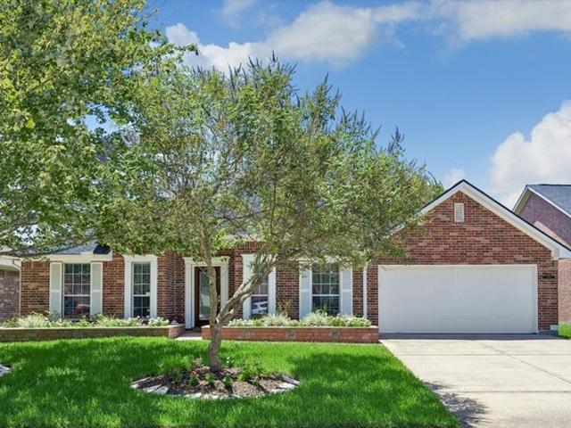 1015 Hyland Ln, League City, TX 77573