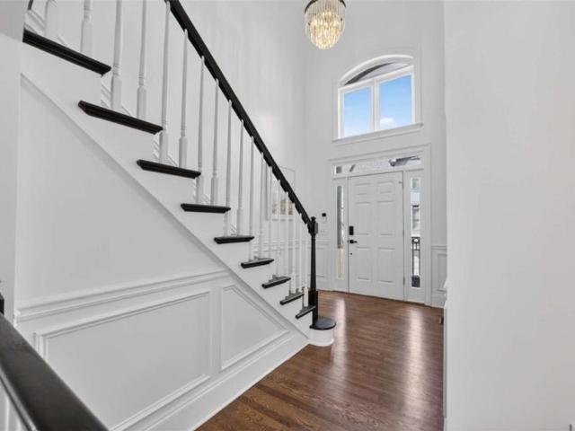 1015 Heatherbrook Lane