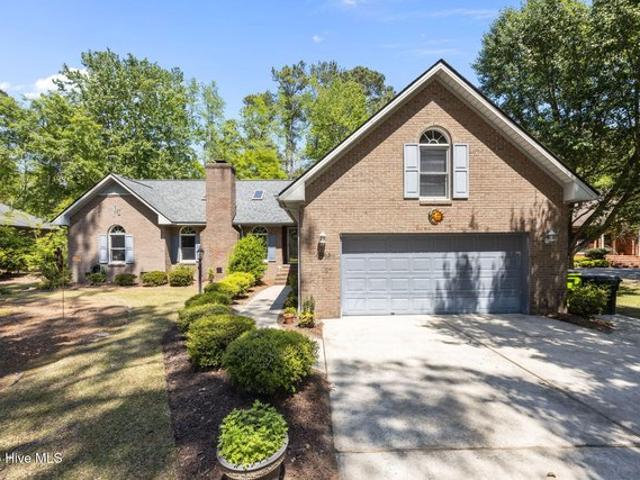1015 Laurel Valley Dr, New Bern, NC 28562