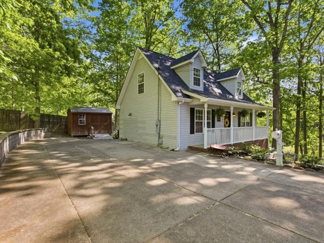 1015 Pin Oak Dr