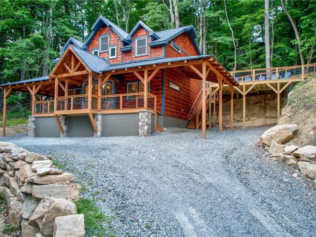 1015 Pine Ridge Road