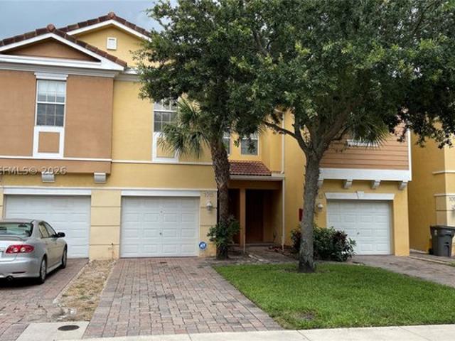 1015 Pipers Cay Dr, West Palm Beach, FL 33415